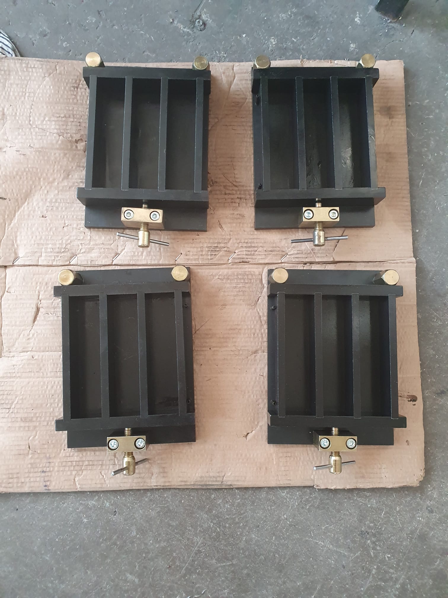 Three Gang Cement Mould, 40 x 40 x 160 mm, Steel | Parsros Material ...