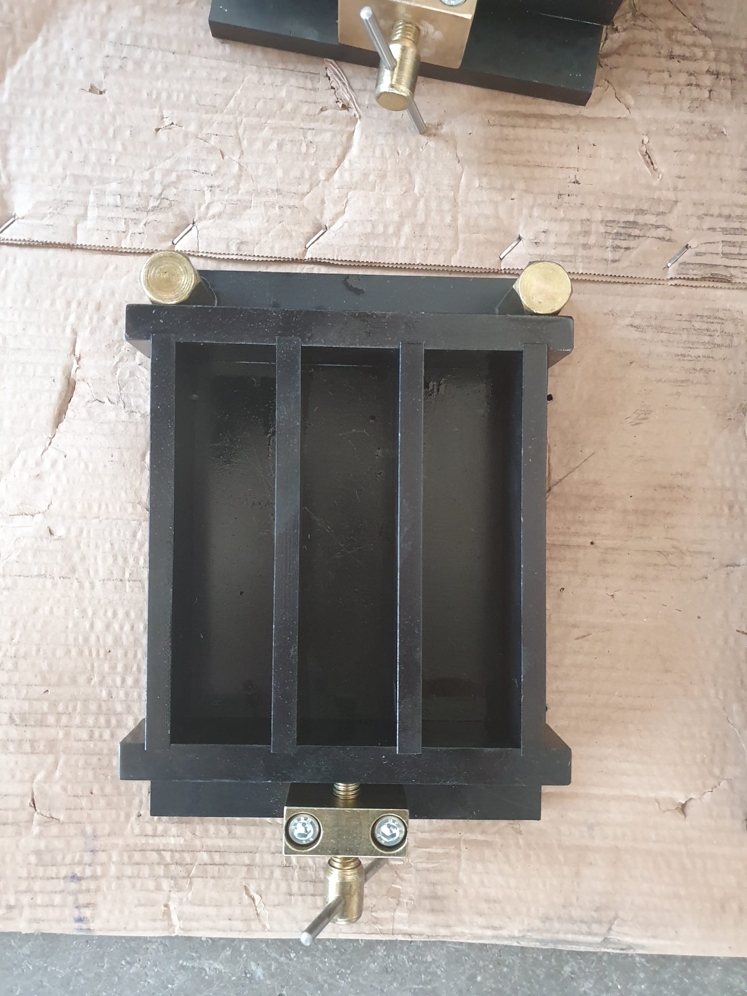 Three Gang Cement Mould, 40 x 40 x 160 mm, Steel | Parsros Material ...