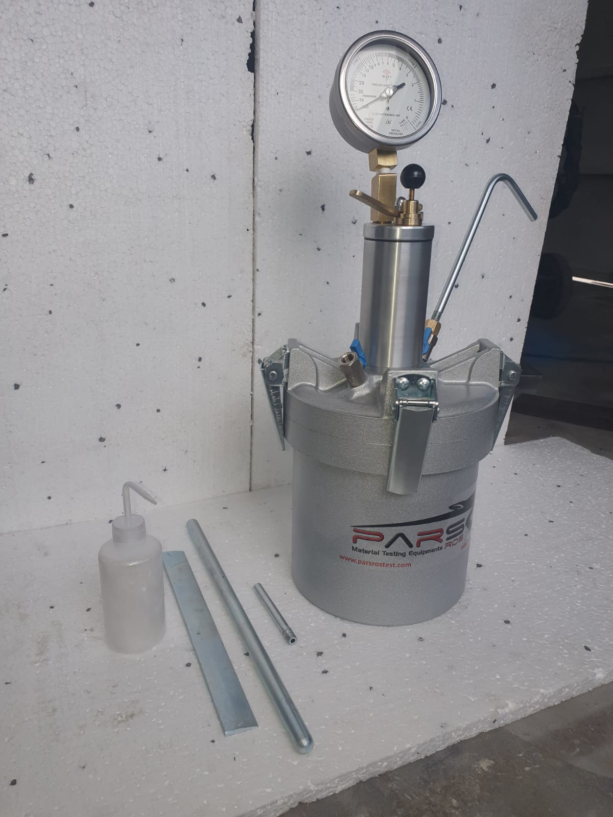 Air Entrainment Meter | Parsros Material Testing Equipments