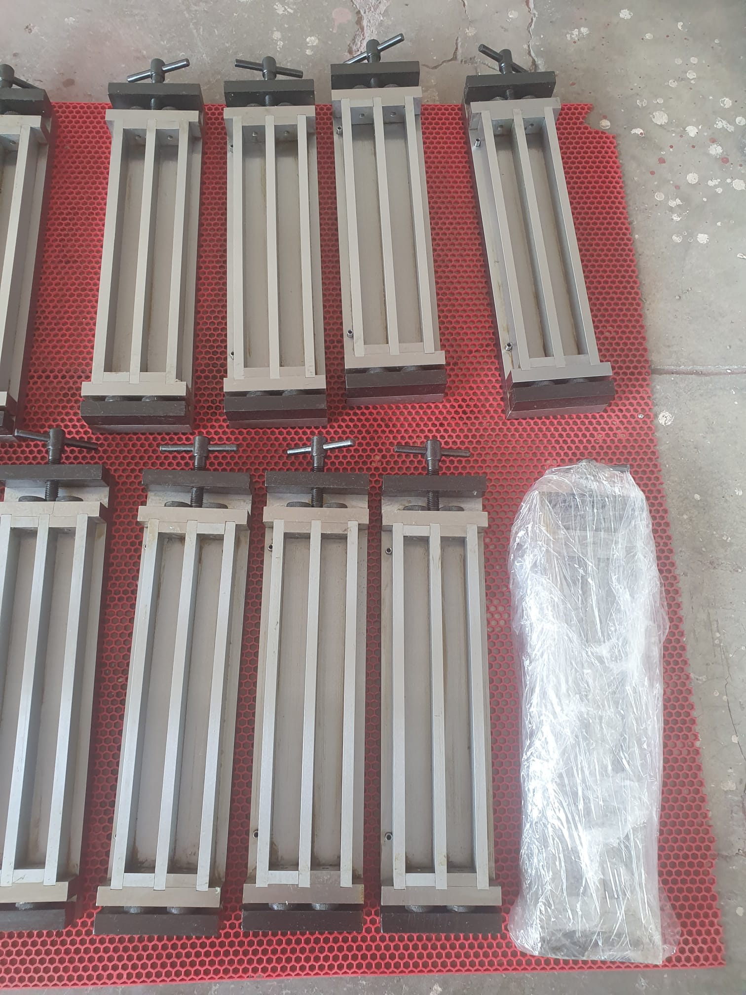 Two Gang Cement Shrinkage Mould 25 x 25 x 285 mm, ASTM | Parsros ...