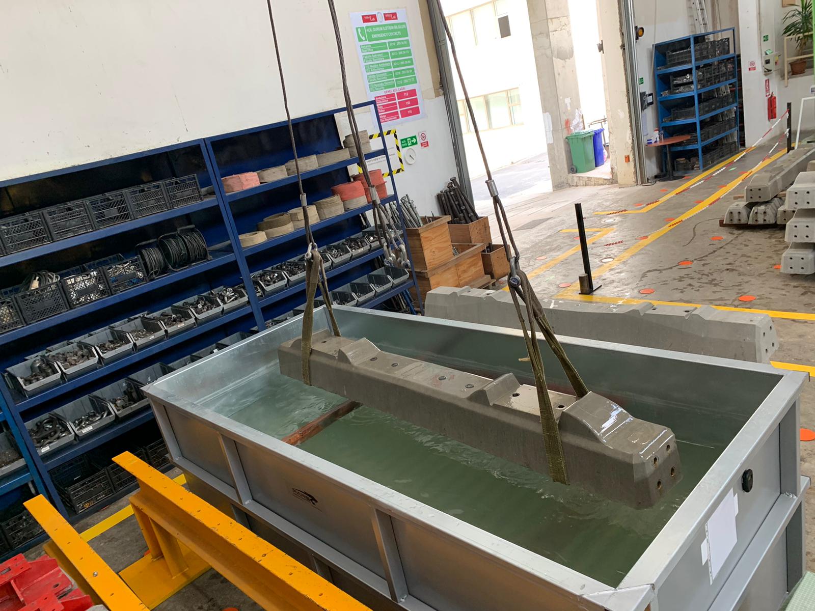 Galvanized Concrete Curing Tank | Parsros Material Testing Equipments