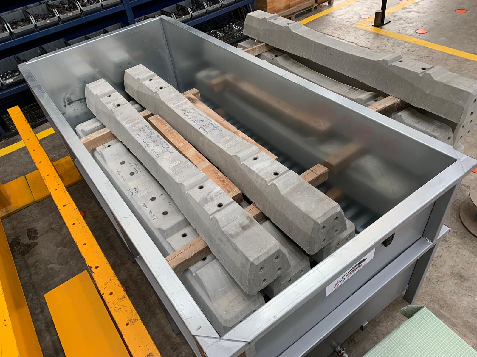 Galvanized Concrete Curing Tank | Parsros Material Testing Equipments